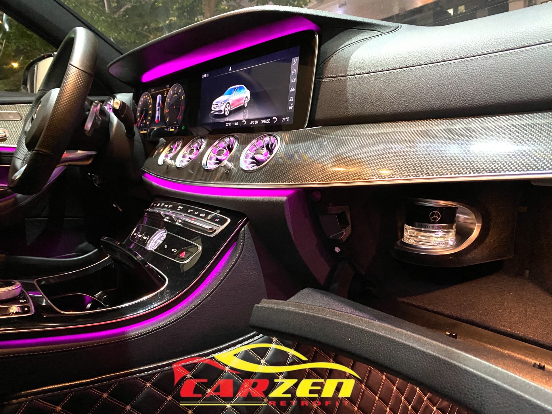 Cửa Gió Điều Hoà Tuabin Led 64 Màu Cho Xe Mercedes-Benz E - Class (E180 - E200 - E250 - E300)